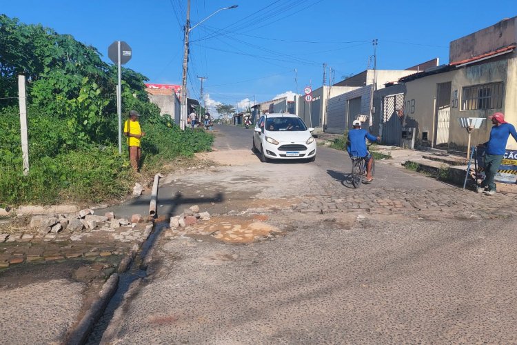 Floriano executa serviços de iluminação no campo e tapa buracos na ...